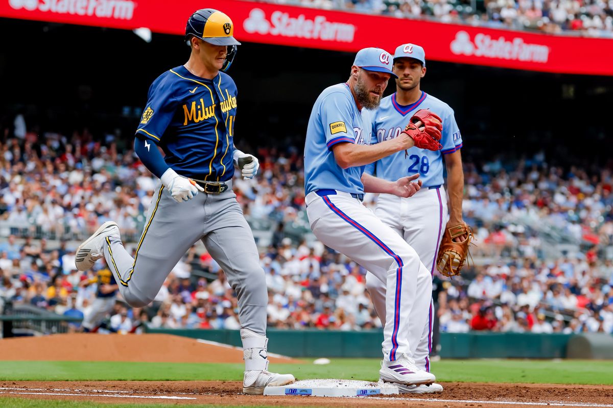 Ozzie Albies hits 2 homers, including walk-off shot in 9th, to lift ...