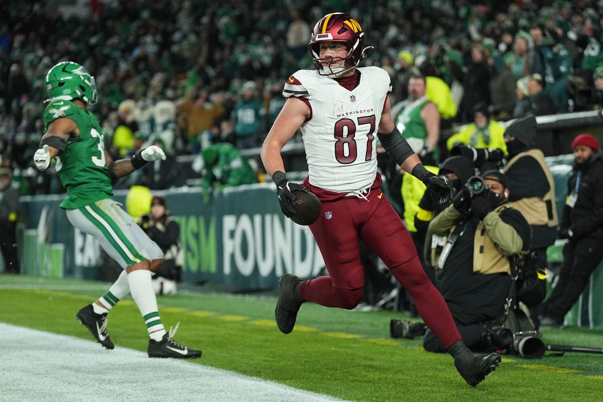 Eagles’ backup plan backfires with 24-17 loss to Commanders that costs ...