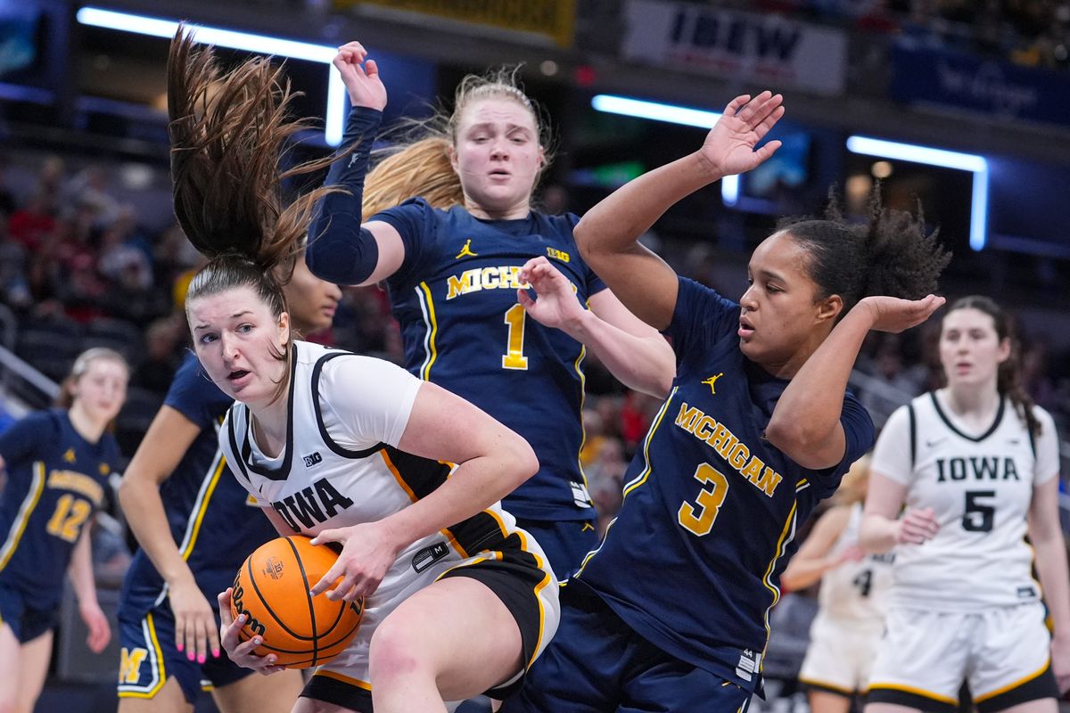 No. 9 Iowa beats No. 8 Michigan 59-42, advances to Big Ten title game ...